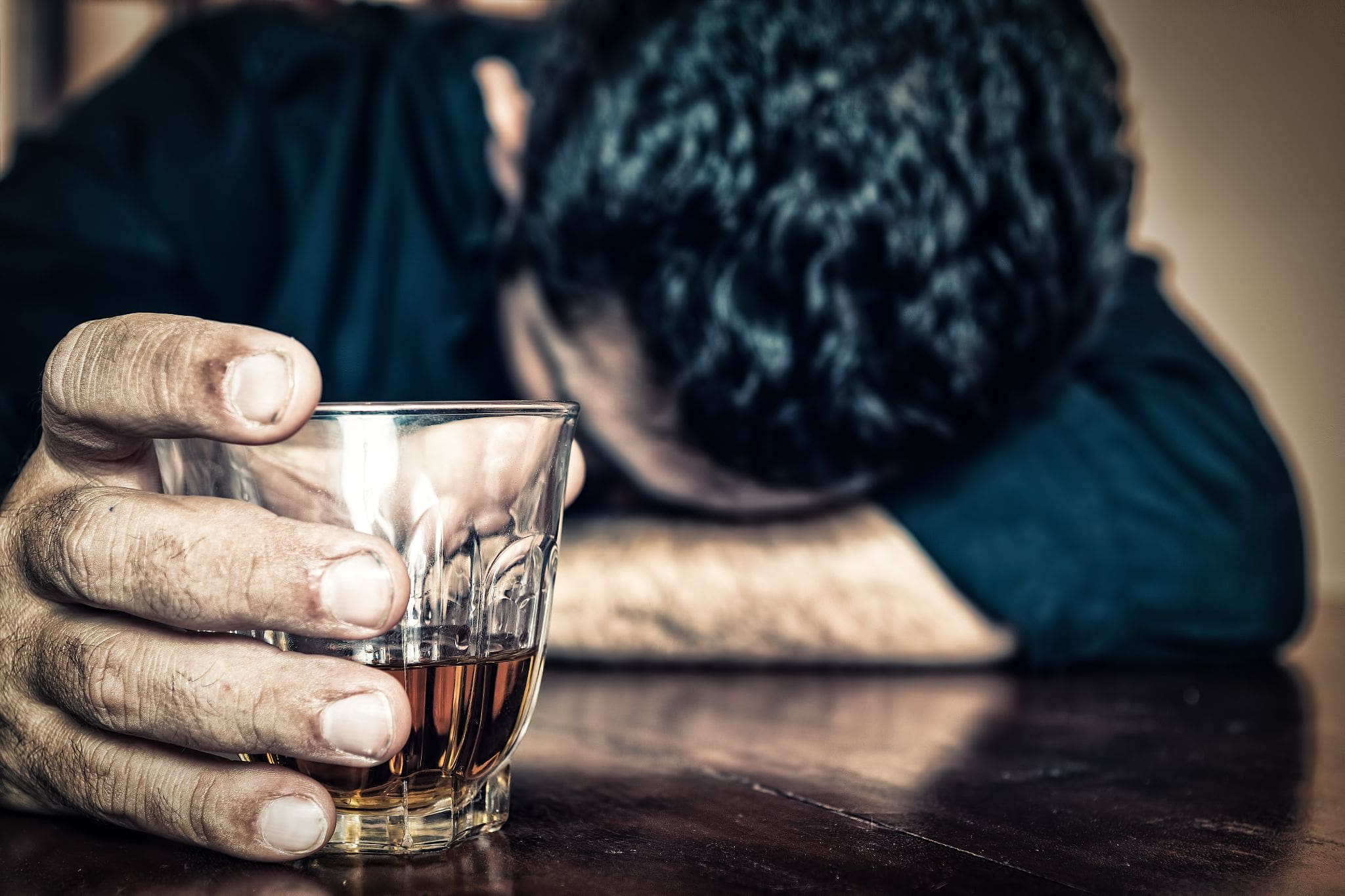 What is the Relationship Between Alcohol and Depression? | EHN Canada
